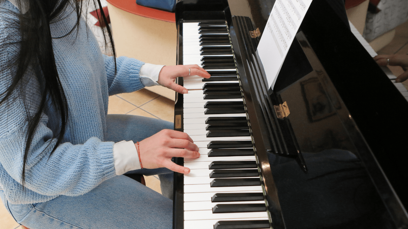 Keyboard Exercises to Improve Finger Independence and Speed